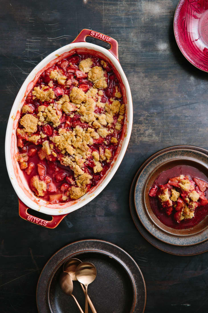 What Is the Difference Between a Cobbler, Crumble, and Crisp? | The Kitchn