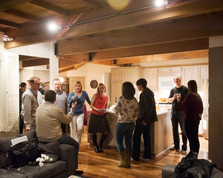 A Cozy Holiday Potluck with Friends: How to Plan a Great Potluck Dinner ...