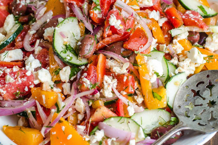 20 Smart Food Tips to Help You Actually Relax on Vacation | The Kitchn