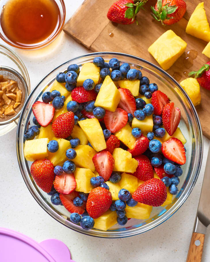 Berry Pineapple Fruit Salad Recipe (With Flavored Simple Syrup) | The ...