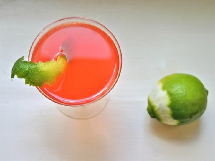 Recipe: Tribute Cocktail for the Bronx Zoo’s Cobra Straight Up ...