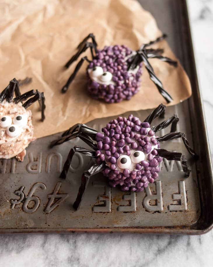 Candy-Coated Marshmallow Spiders | Kitchn