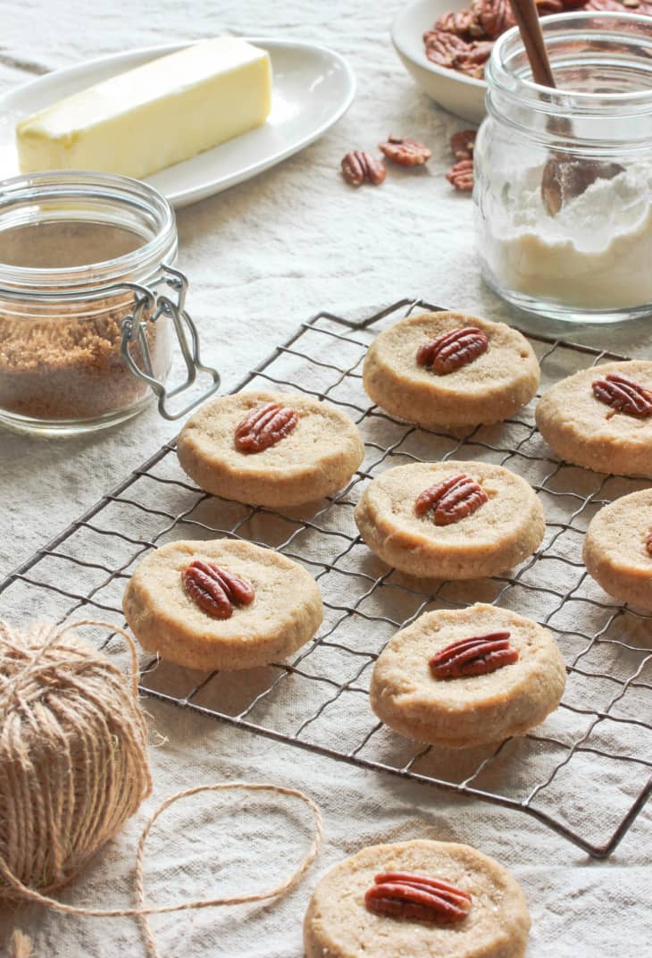 Recipe: Brown Butter Pecan Shortbread Cookies | The Kitchn