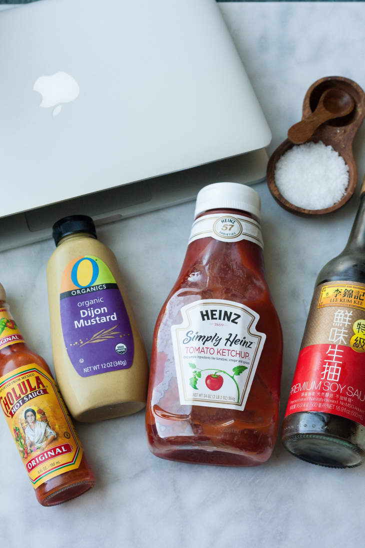 9 Ways to Make Eating at Your Desk More Fun | The Kitchn