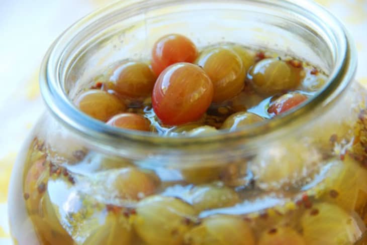 Quick Pickled Berries | The Kitchn