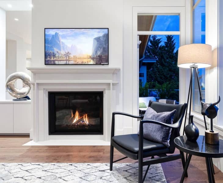 35 Mantel Decor Ideas That'll Make the Most of Your Mantel Year-Round ...