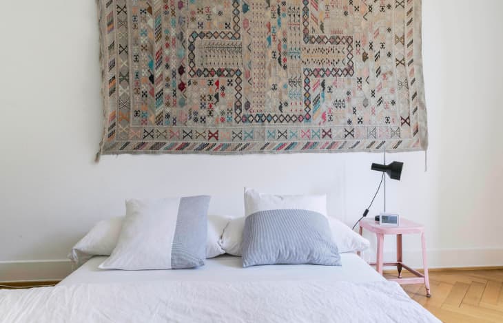 Nightstand Alternatives for Small Space Bedrooms | Apartment Therapy