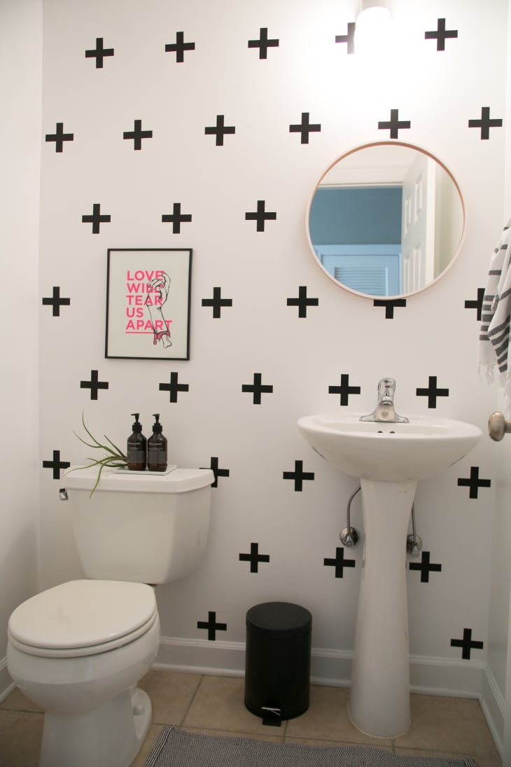 Easy Reversible Design Ideas for Rental Bathrooms | Apartment Therapy