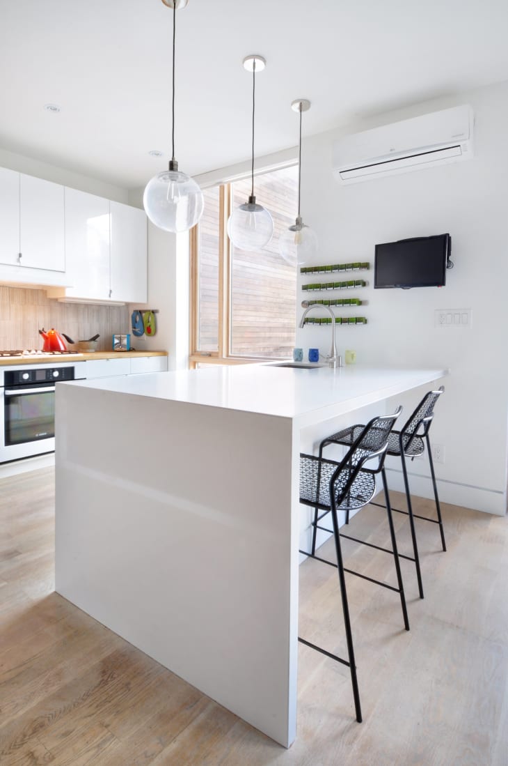 33 Kitchen Island Breakfast Bar Ideas for Countertop Seating (With ...