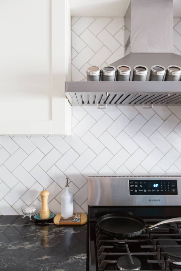 Basic White Tile Kitchen Backsplash Inspiration | Apartment Therapy