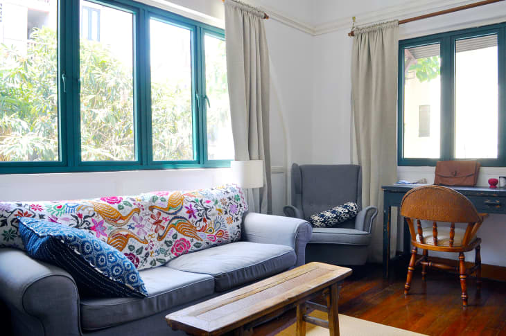 Advice for Hosting a Gathering in a Small Home | Apartment Therapy