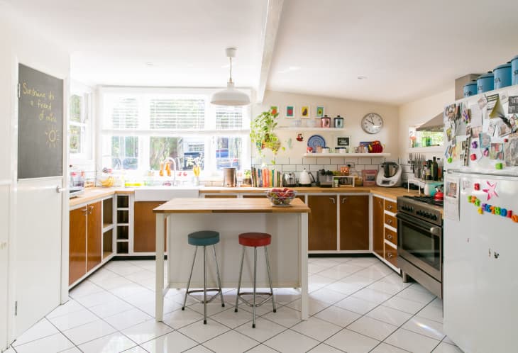33 Kitchen Island Breakfast Bar Ideas for Countertop Seating (With ...