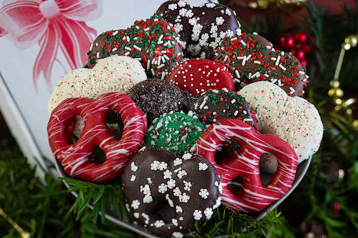 Landies Candies’ Holiday Pretzel & Cookie Sampler Is on Sale | The Kitchn