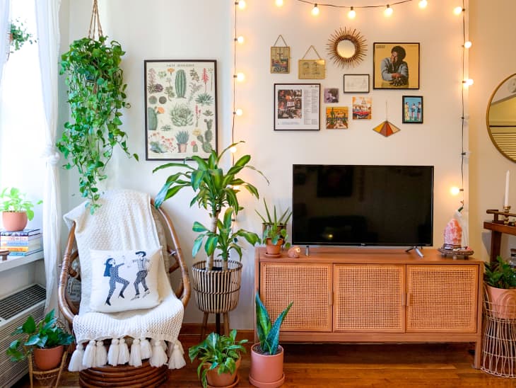 Tiny 280-Square-Foot Manhattan Studio Apartment Tour Photos | Apartment ...