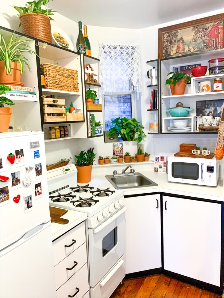 Tiny 280-Square-Foot Manhattan Studio Apartment Tour Photos | Apartment ...