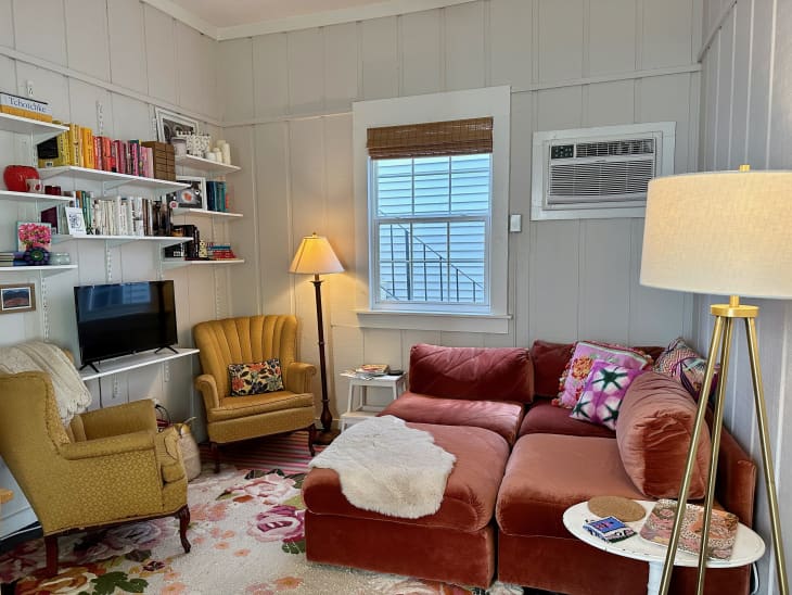See Haylie's 490-Square-Foot Apartment in Louisiana from the Small/Cool ...