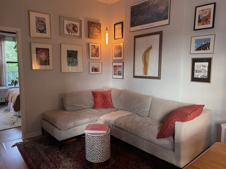 See Tessa's 550-Square-Foot Apartment in New York from the Small/Cool ...