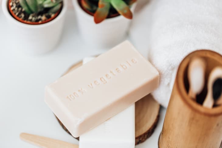 Bar Soap vs. Body Wash? Here’s When to Use Each One | Apartment Therapy
