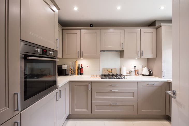 7 Kitchen Cabinet Color Trends on Their Way in (and Out!) in 2024 | The ...