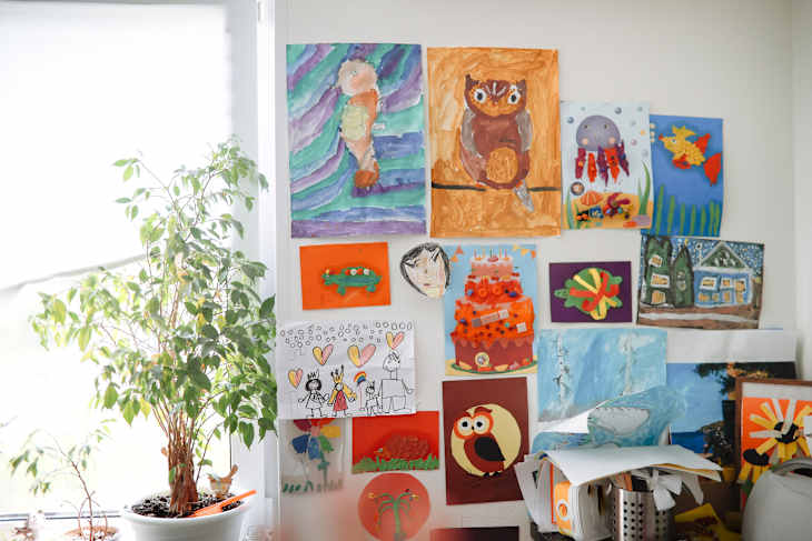 How to Make a DIY Brag Board for Your Kids' Artwork | Cubby