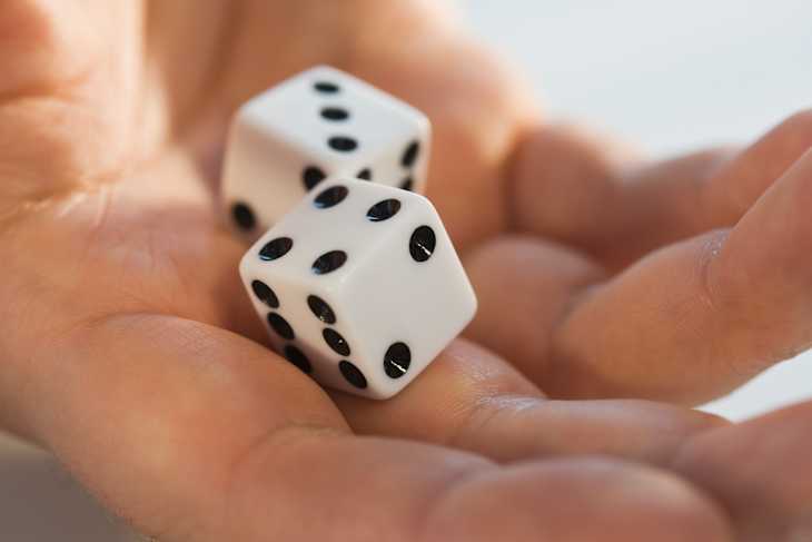 10 Dice Games for Adults That You and Your Friends Will Love ...