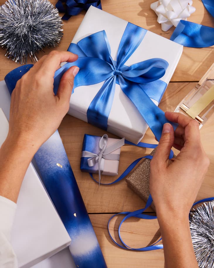 Buy Nothing Facebook Group for Gift Wrapping Supplies | Apartment Therapy