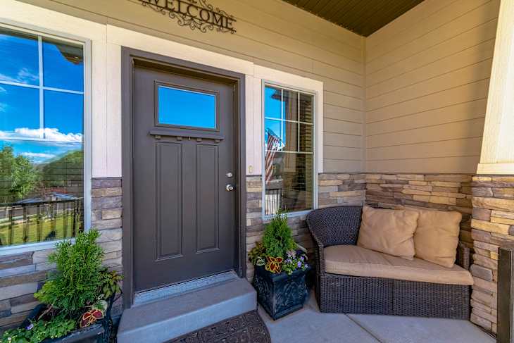 7 Worst Paint Colors for Your Front Door, According to Designers ...