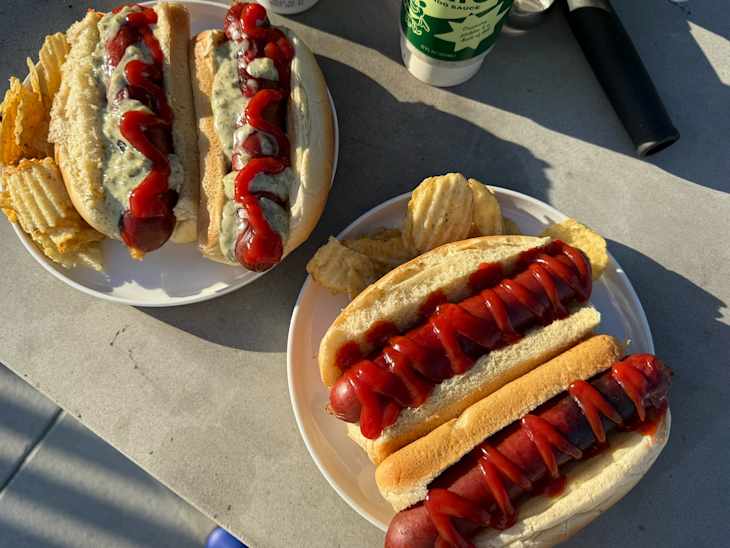 Snake River Farms “Delicious” American Wagyu Hot Dogs Are on Sale | The ...