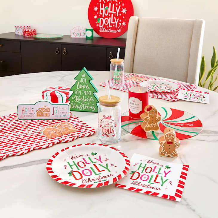 Dolly Parton Is Selling $2 Kitchen Holiday Gems at Dollar General | The ...