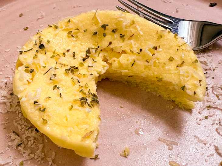 I Tried José Andrés’ 3-Ingredient Microwave Omelet | Apartment Therapy