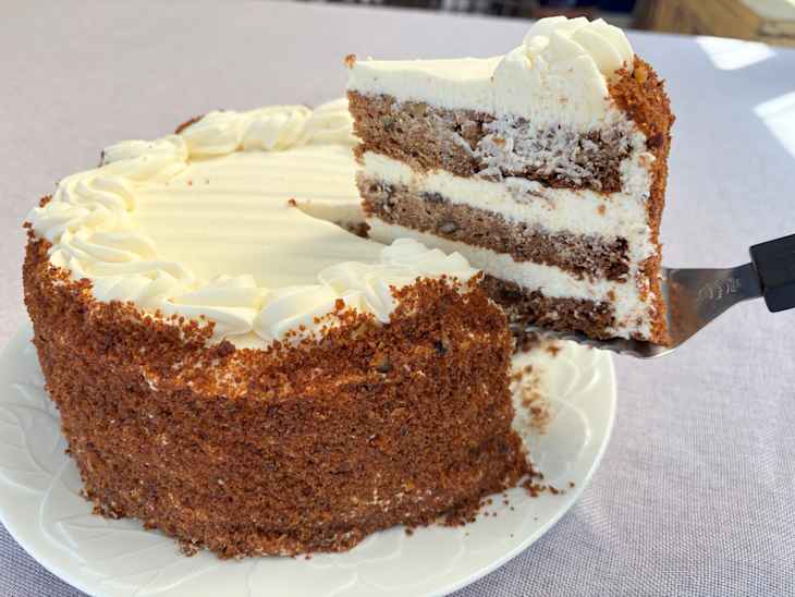 The Best Grocery Store Cake, According to Pastry Chef Zac Young | The ...