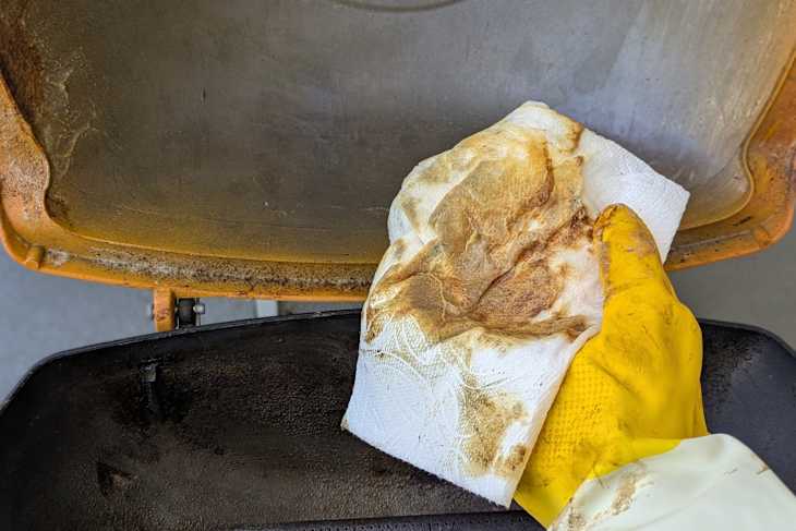 This "Game-Changing" $5 Grill Cleaner Requires Zero Effort | Apartment ...