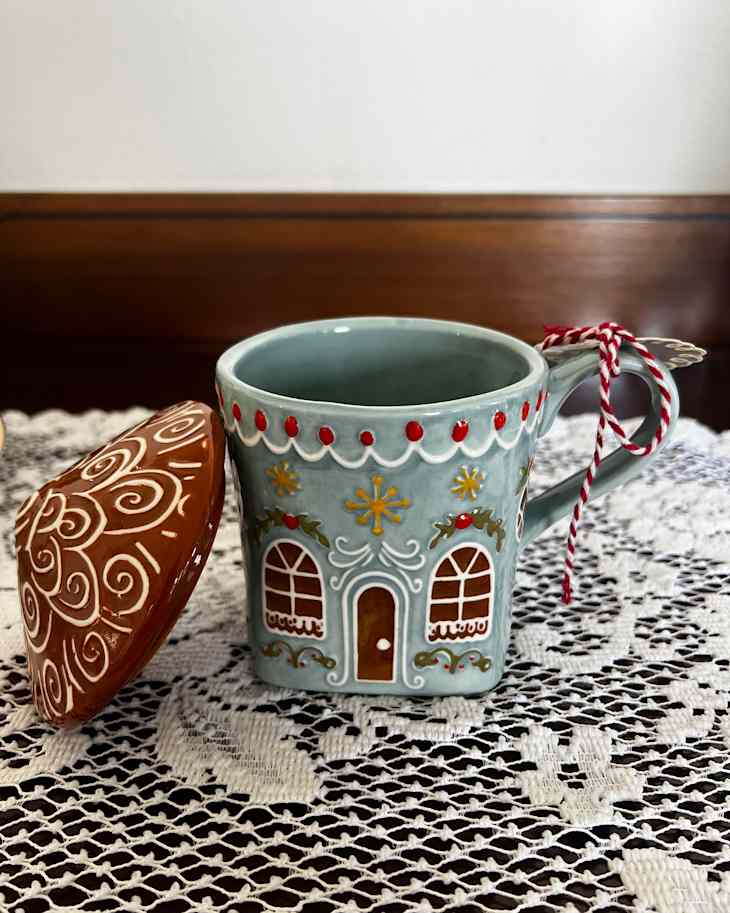 This $5 Gingerbread House Mug Is the Cutest Thing I’ve Seen This Winter ...