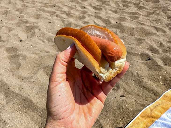 The Absurdly Easy Trick for Bringing Hot Dogs to the Beach | The Kitchn