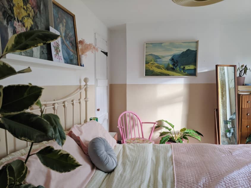 English Cottage Retro Interior Tour Photos | Apartment Therapy