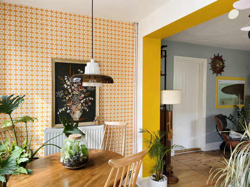 English Cottage Retro Interior Tour Photos | Apartment Therapy