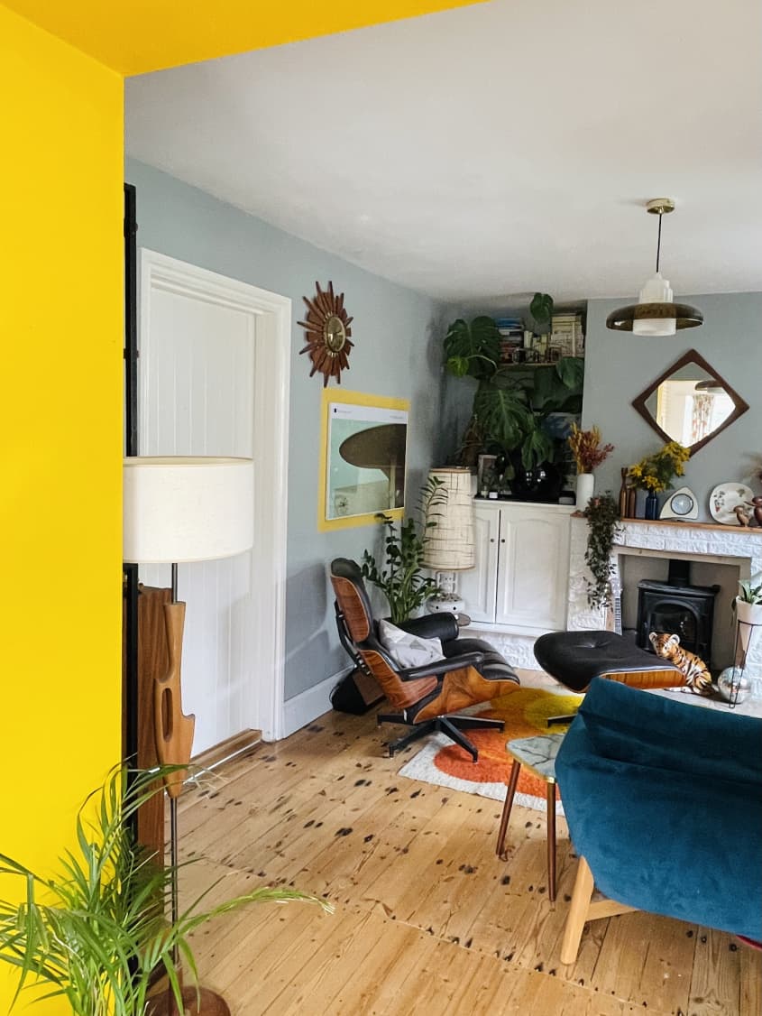 English Cottage Retro Interior Tour Photos | Apartment Therapy