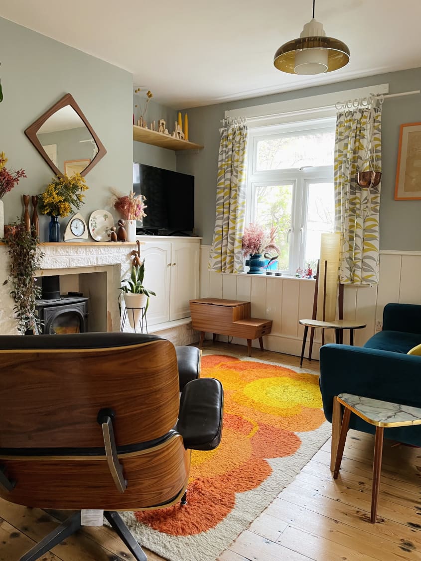 English Cottage Retro Interior Tour Photos | Apartment Therapy