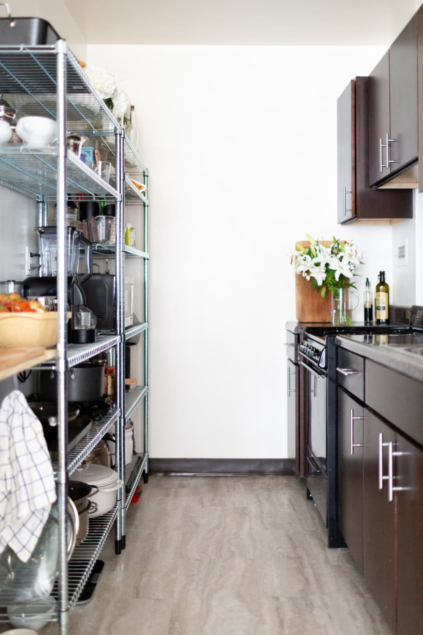 This Small Studio Apartment Has an Easy, Elegant Divider Solution ...