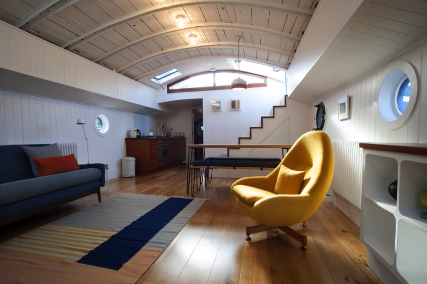House Tour: A Restored 1925 Houseboat in London | Apartment Therapy