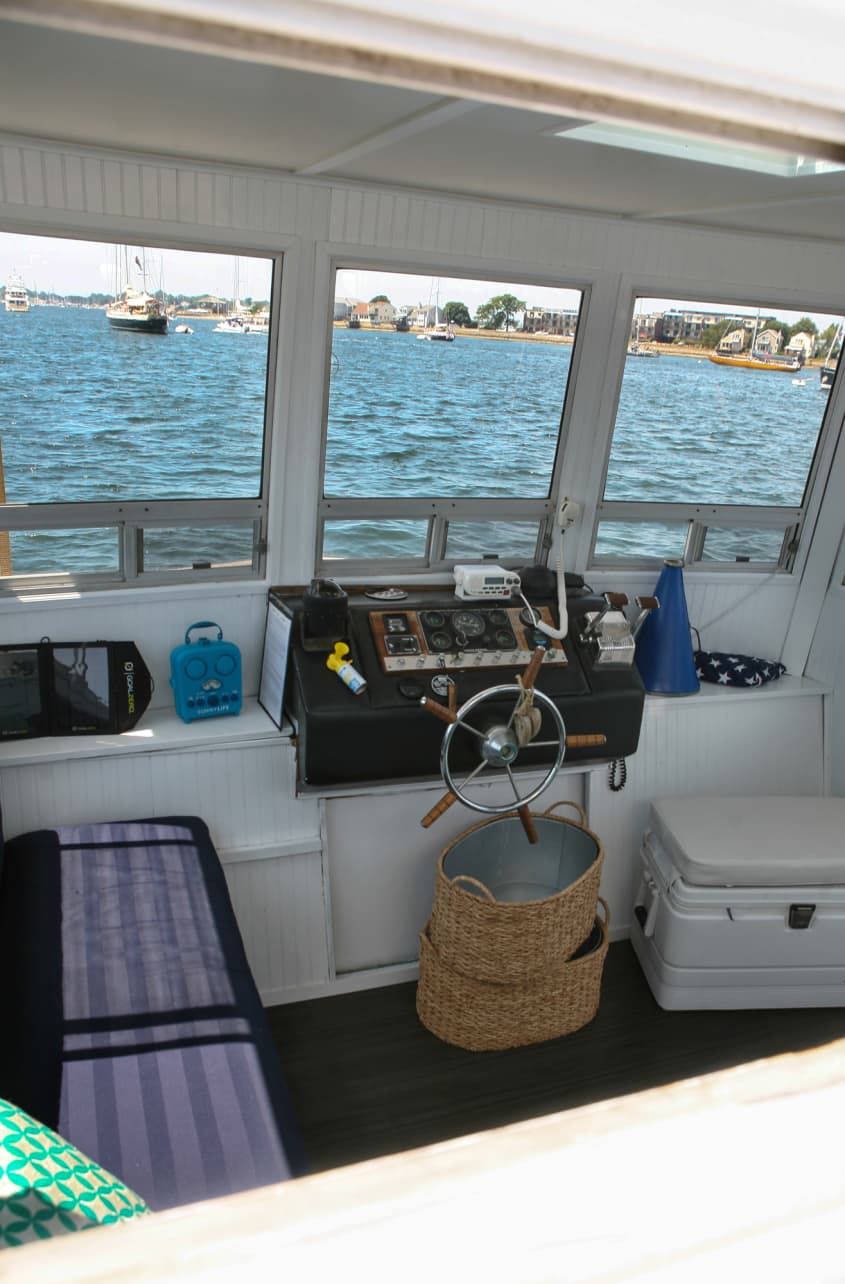 A Dreamy New England Houseboat | Apartment Therapy