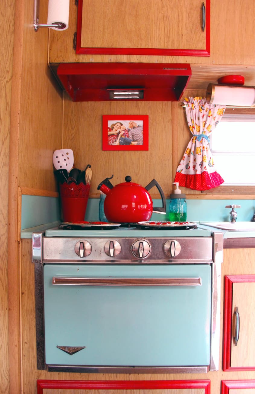 House Tour: A Cabin & Vintage Camper in North Carolina | Apartment Therapy