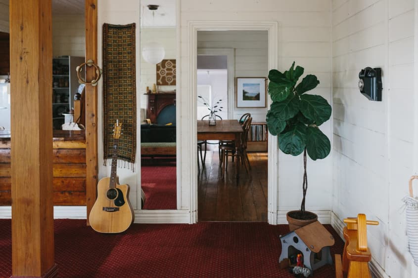 House Tour: A Relaxed Coastal Cottage in Australia | Apartment Therapy
