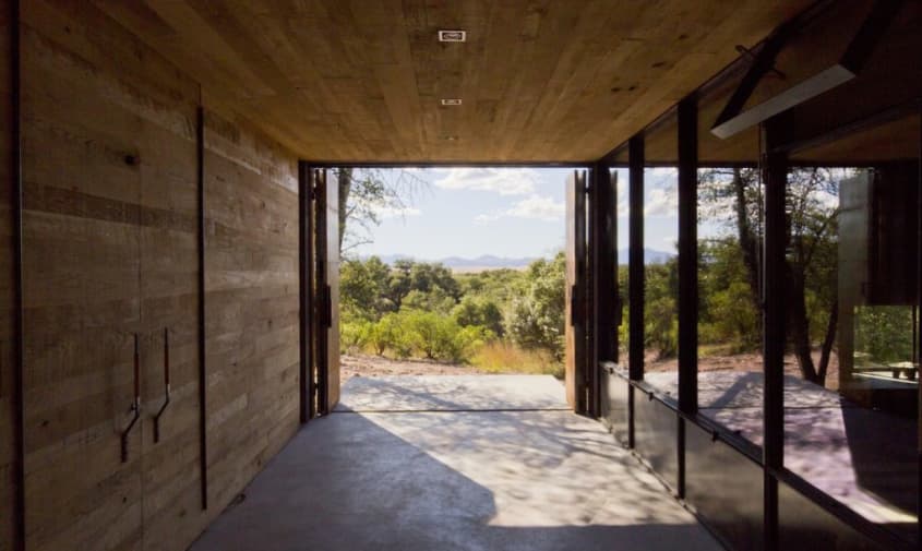 Arizona Off-The-Grid Bunker Is Secretly A Vacation Home | Apartment Therapy