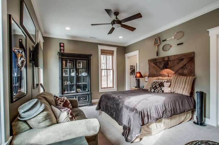 Miley Cyrus Buys a Modern Farmhouse in Her Tennessee Hometown ...
