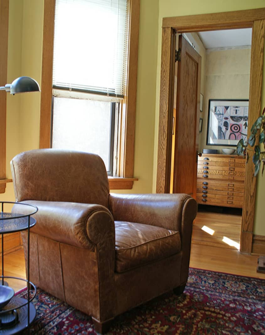 Tim’s Classic Chicago Two-Flat | Apartment Therapy