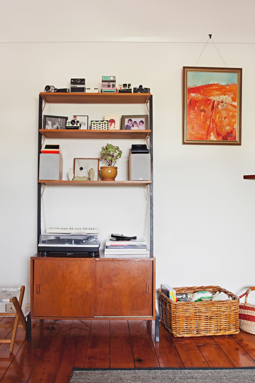 House Tour: A Creative Retro-Style House in Australia | Apartment Therapy