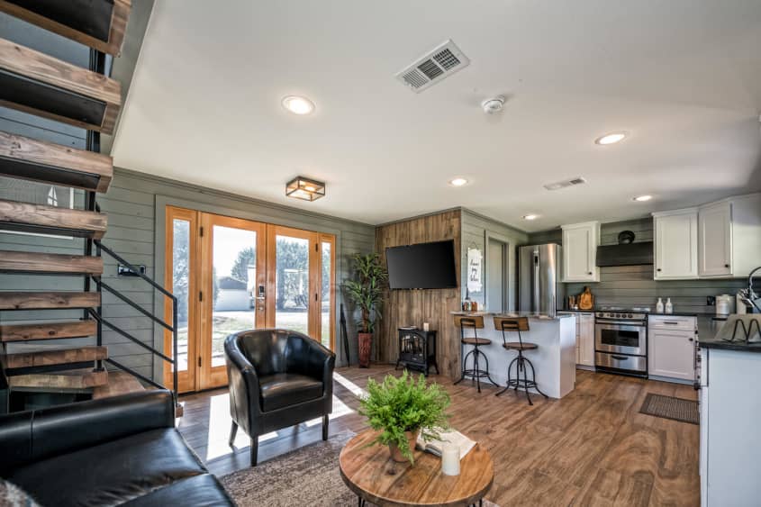 Fixer Upper Waco Cabin Rental Photos | Apartment Therapy