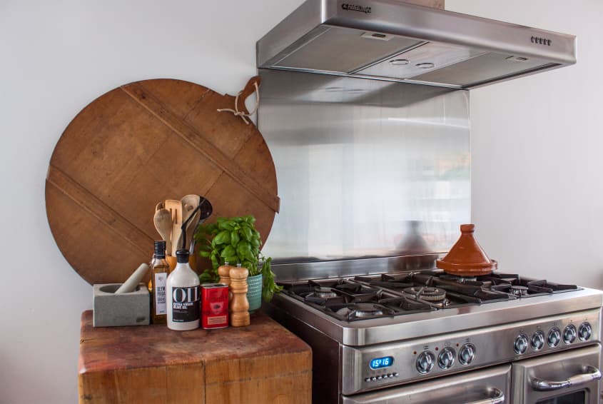 House Tour: A Cozy 18th Century Dutch Warehouse Home | Apartment Therapy