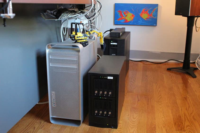 Mitch’s Multi-Monitor, Over the Top Home Office | Apartment Therapy